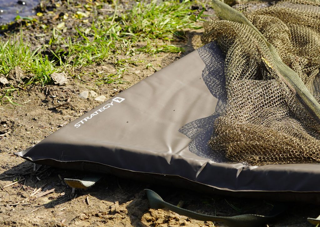 Strategy Splash Unhooking Mat - Produkte - Strategy